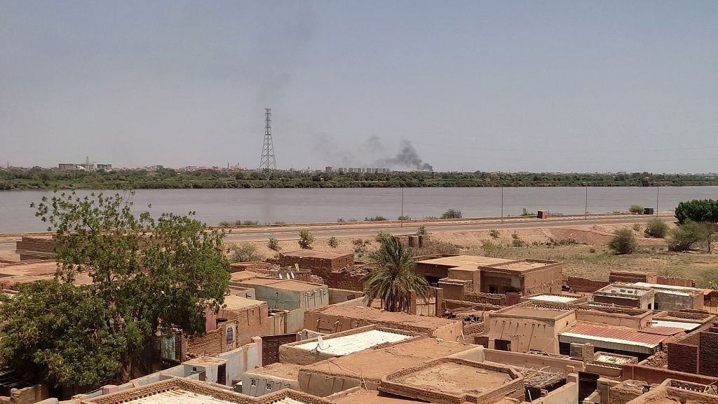 اشتباكات عنيفة بين الجيش السوداني وقوات الدعم السريع في الخرطوم